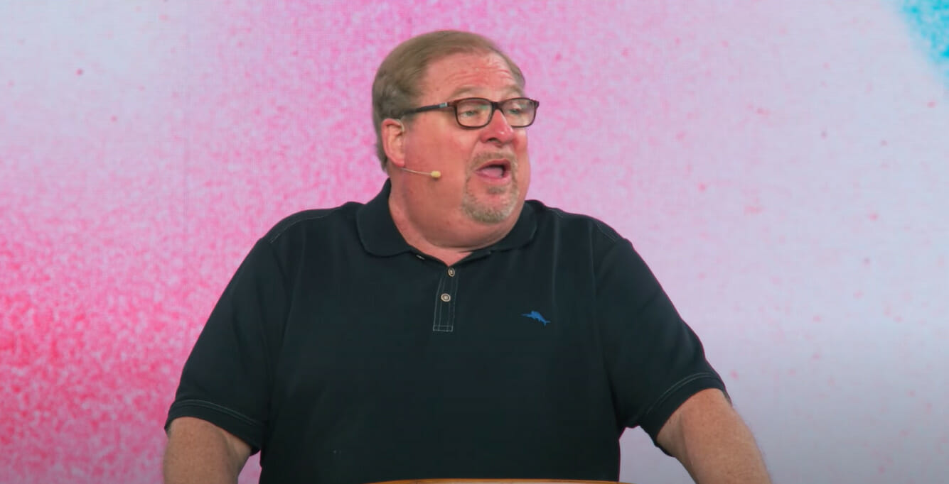 Hireling Rick Warren Gives Final Sermon As Pastor Of Saddleback ...